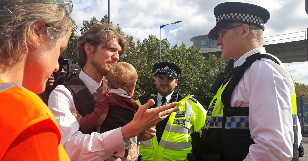 Talking across the divide | Quakers in Britain