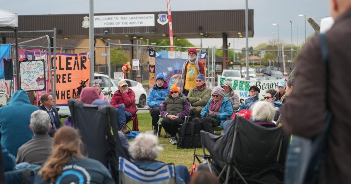 Quakers join protest over return of US nuclear weapons to RAF ...